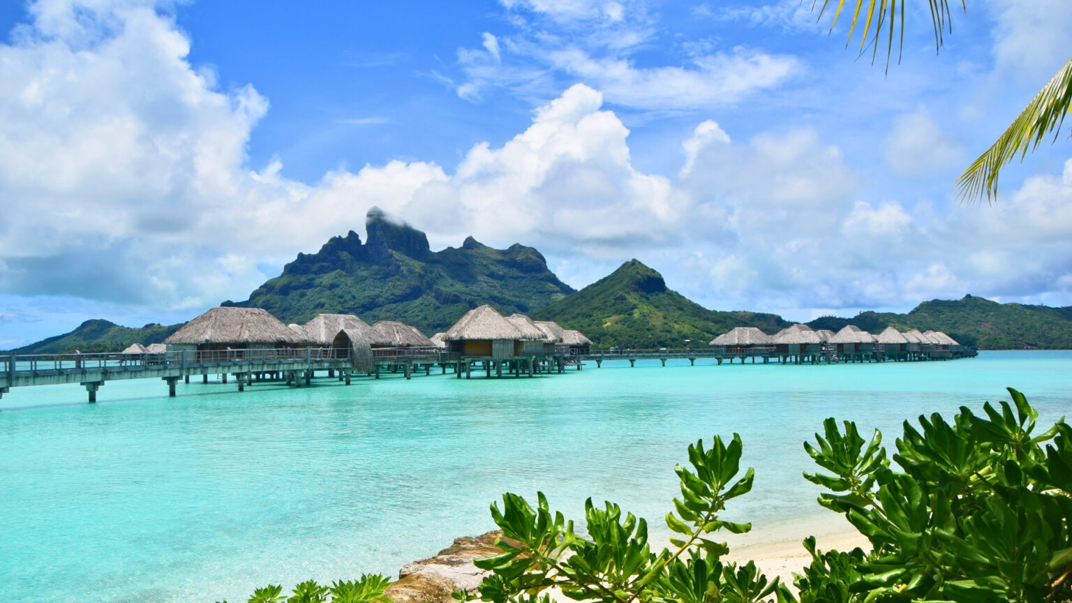 Countries That Pay You to Move There 2025